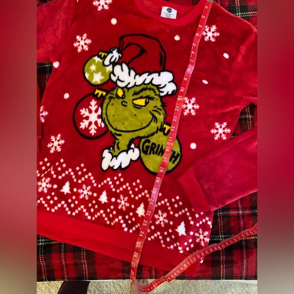The Grinch | Tops | Cute Fuzzy Fleece Grinch Pullover M | Poshmark